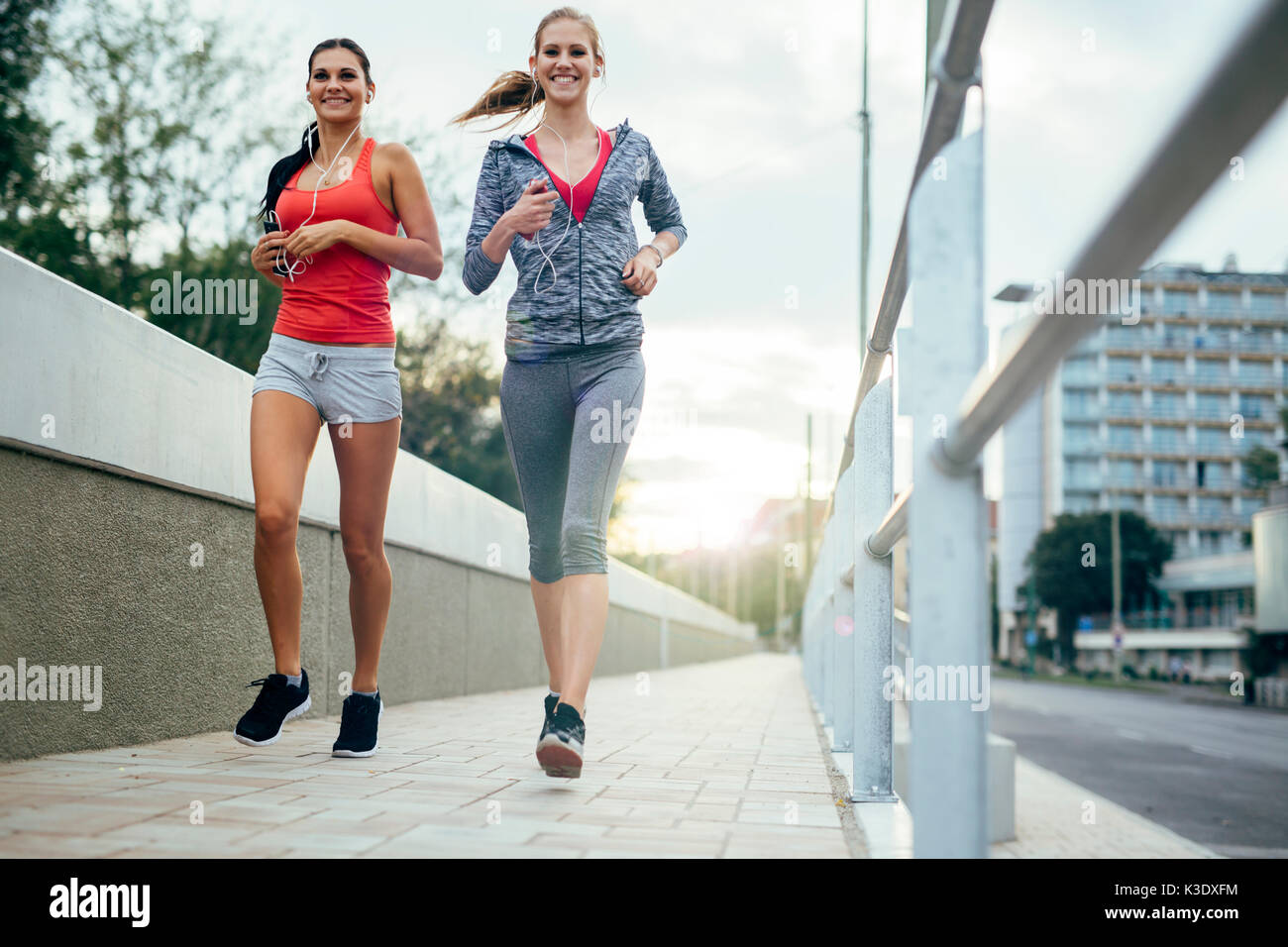 Female joggers hi-res stock photography and images - Alamy