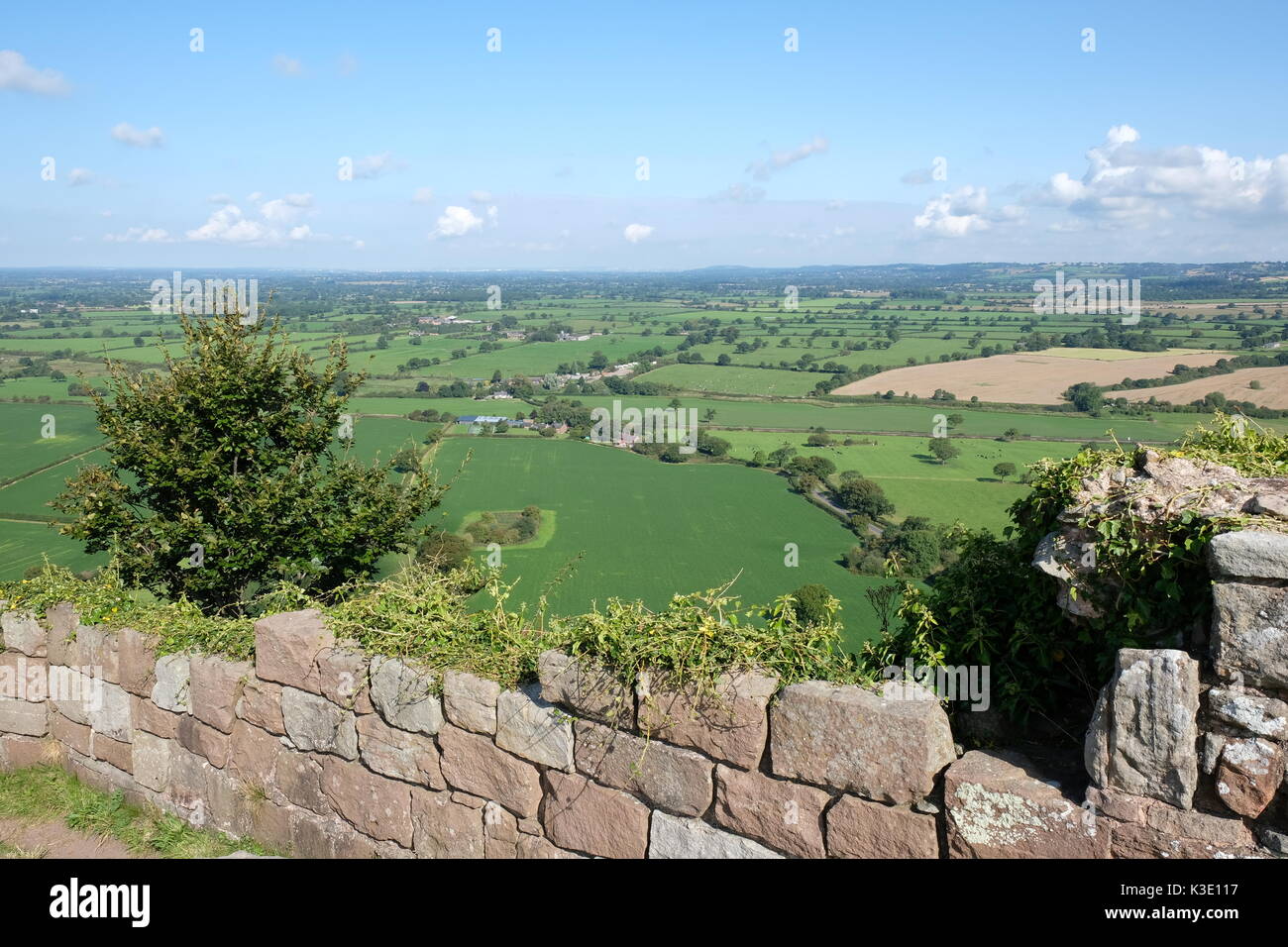 Beeston Castle, Fort, Fortification, Medieval, Rocky Crag, Civil War ...