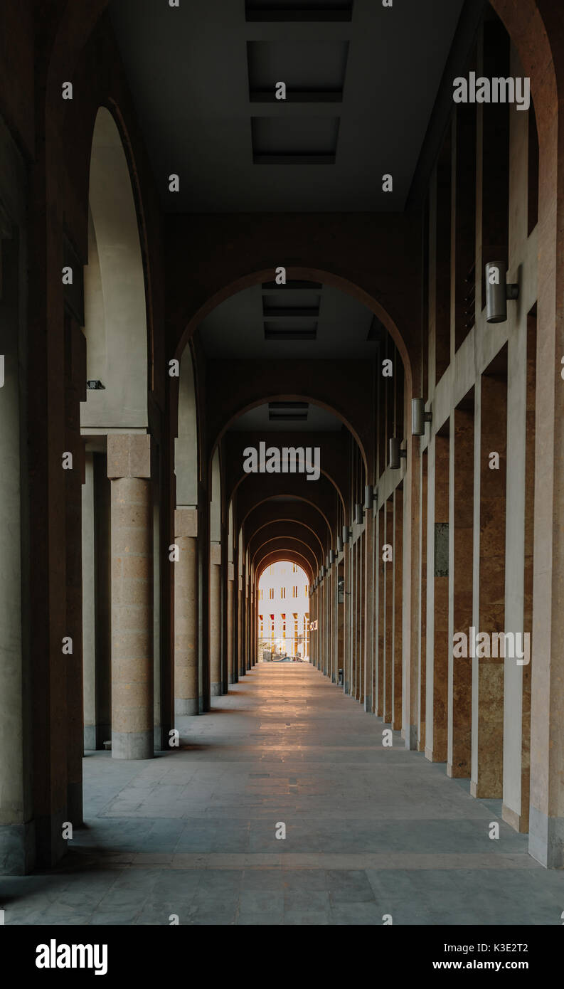 City wall perspective hi-res stock photography and images - Alamy