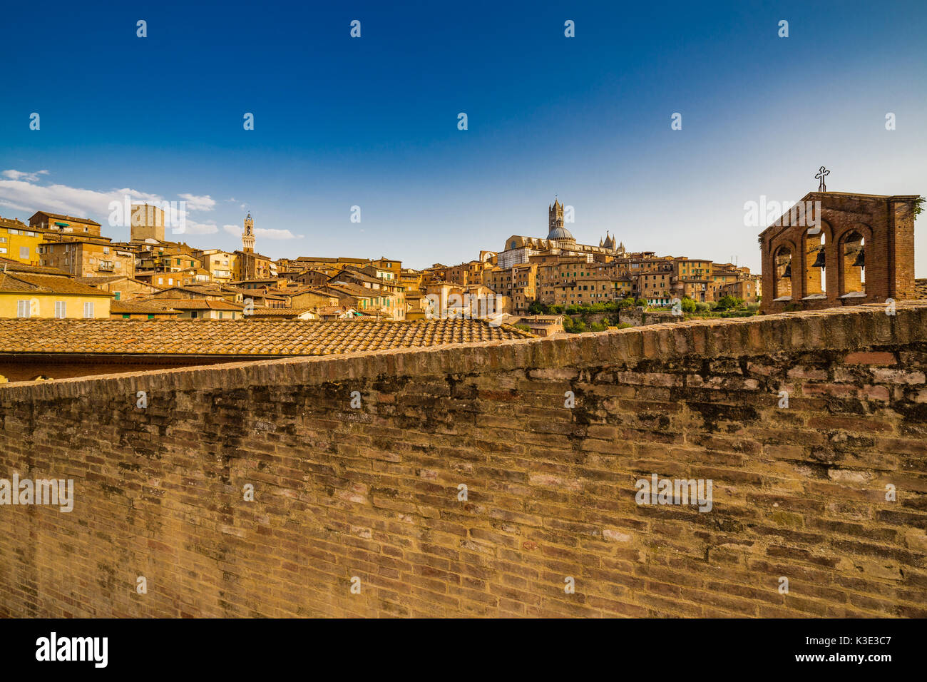 Panorama siena wonderful medieval hi-res stock photography and images ...