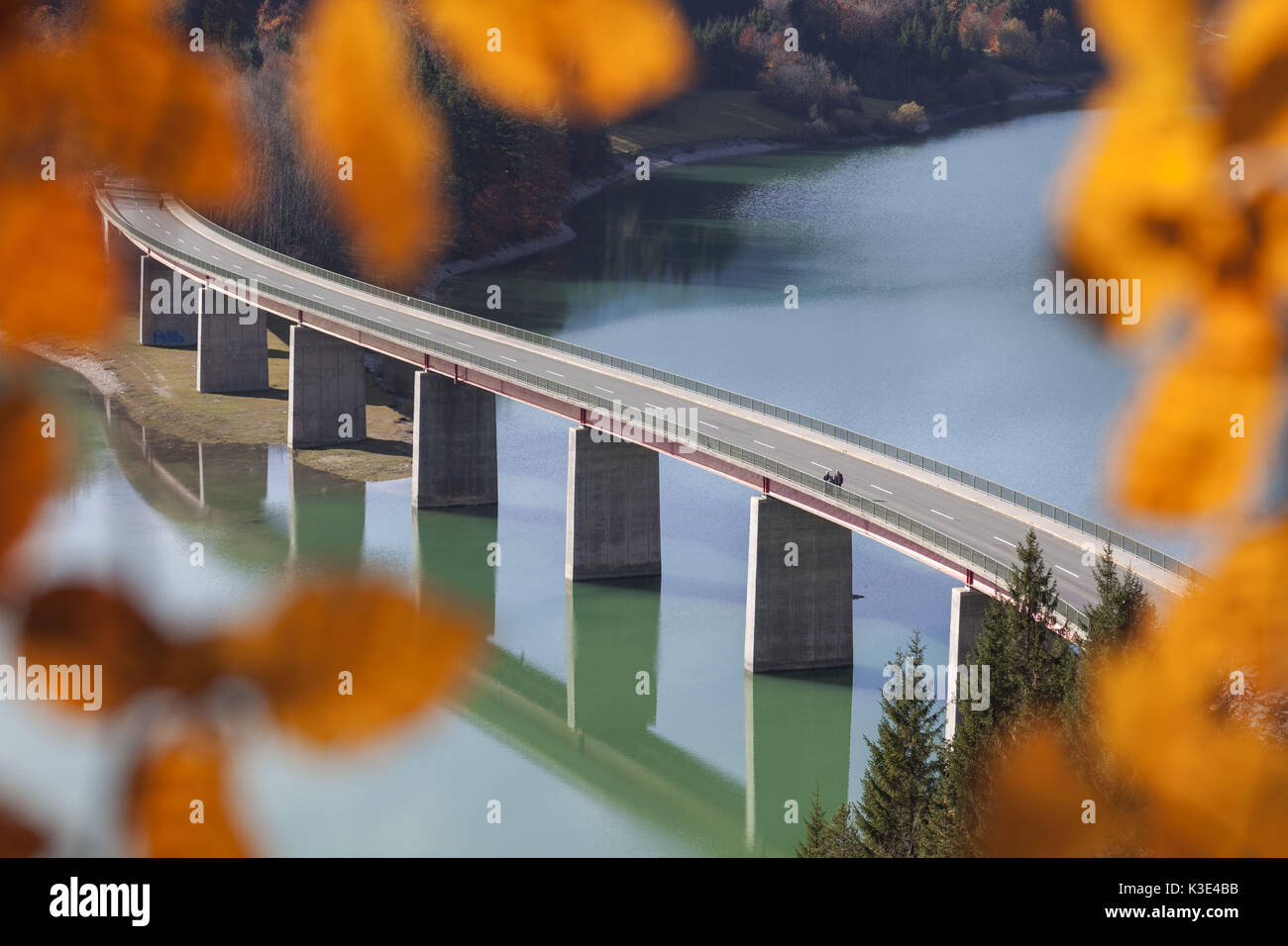 Bridge over Sylvenstein Dam in autumn, Fall village near Lenggries ...