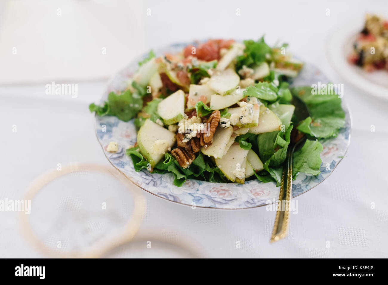Plate salad dinner hi-res stock photography and images - Alamy