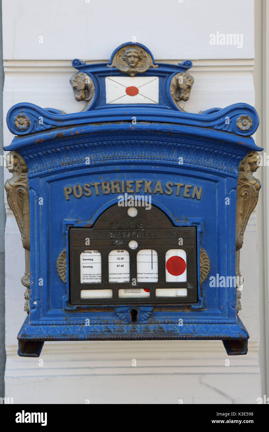 Historical mailbox hi-res stock photography and images - Alamy
