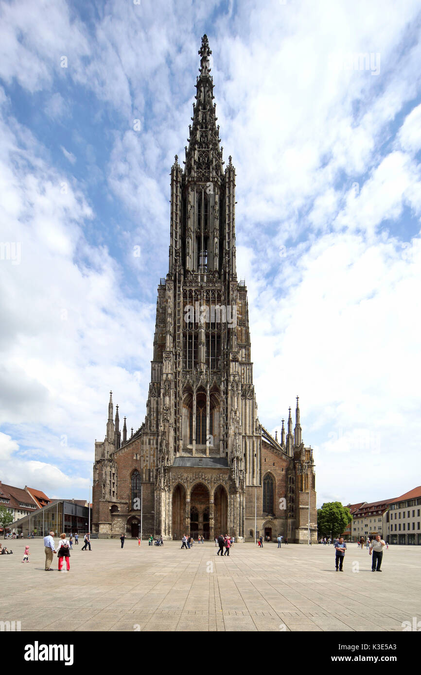 Germany, Baden-Wurttemberg, Ulm, Münster, cathedral square Stock Photo ...