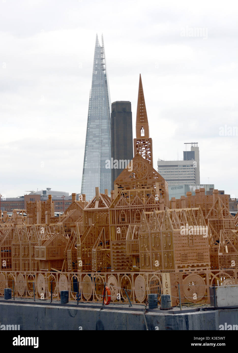 David best fire thames hi-res stock photography and images - Alamy
