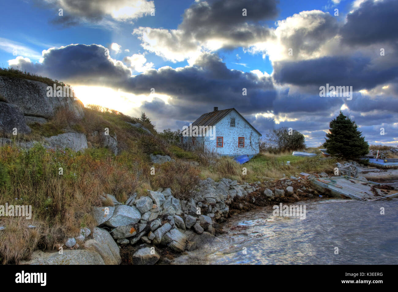 Shoreline house hi-res stock photography and images - Alamy