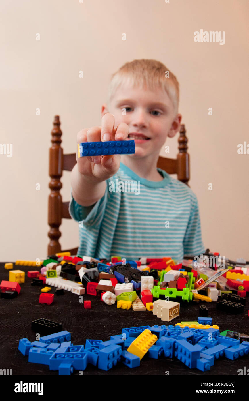 Blonde bricks hi-res stock photography and images - Alamy