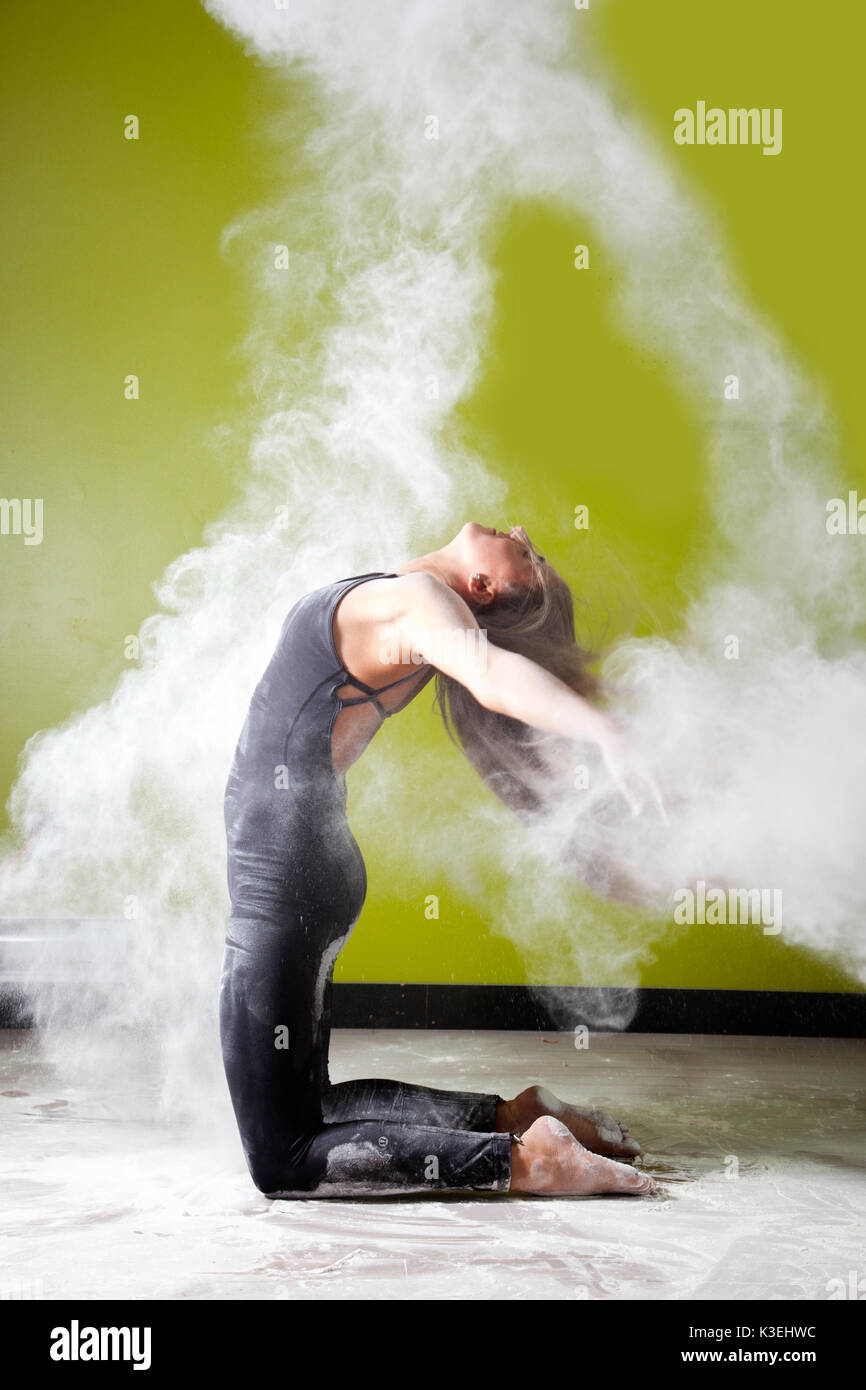Dance in dust hi-res stock photography and images - Alamy