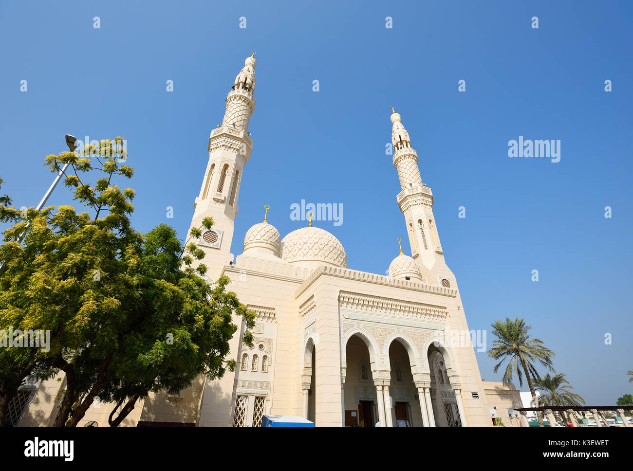 DUBAI, UNITED ARAB EMIRATES - Oct 8, 2016: Jumeirah grand mosque in ...