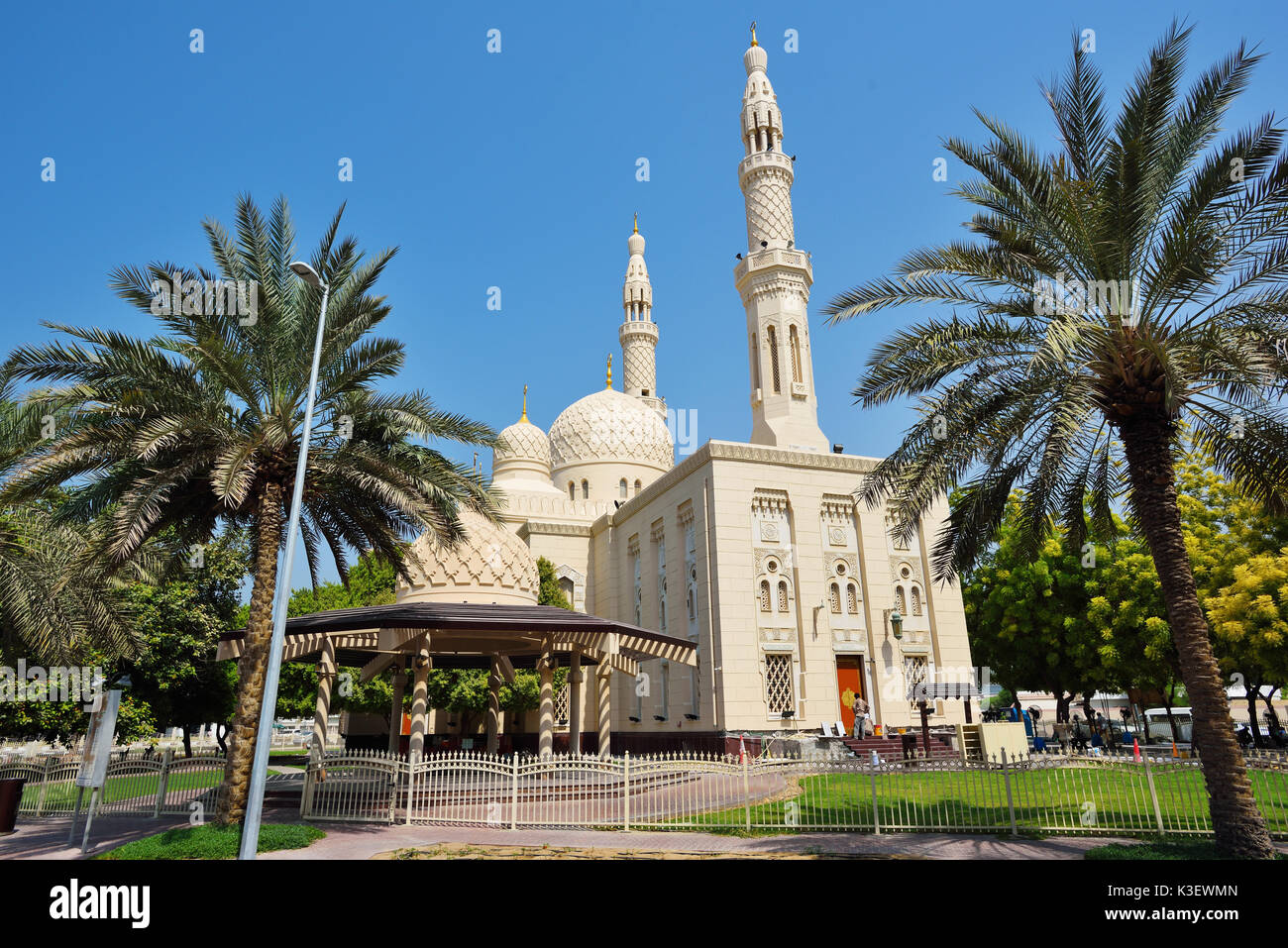 Jumeirah mosque hi-res stock photography and images - Alamy
