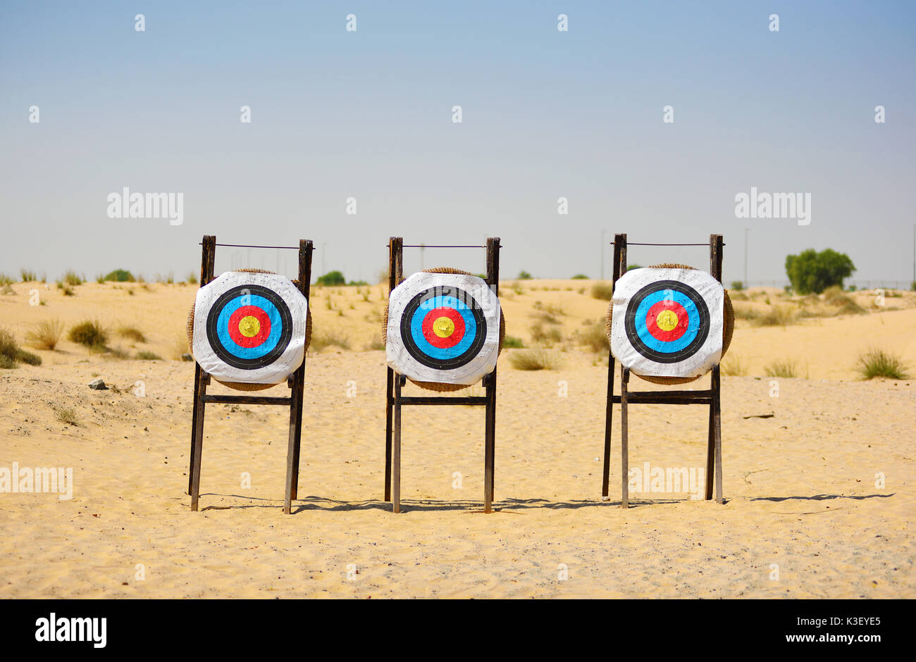 Archery target in desert Stock Photo - Alamy