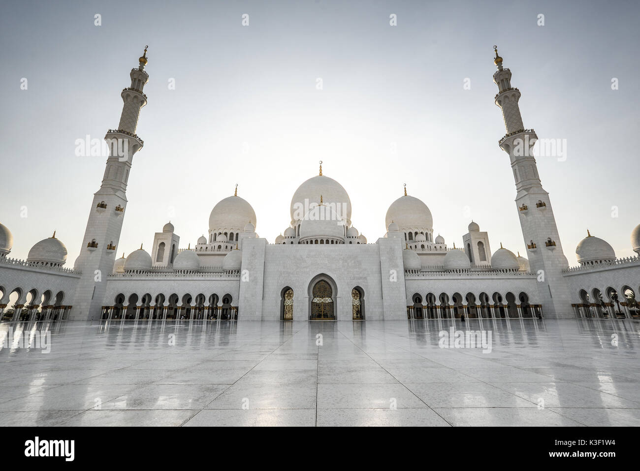 Third largest mosque hi-res stock photography and images - Alamy