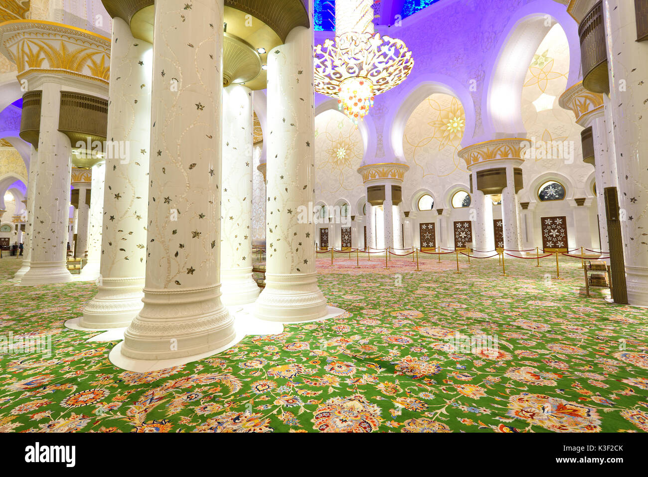 Abu Dhabi, UAE - October 5, 2016: Sheikh Zayed Grand Mosque in Abu ...