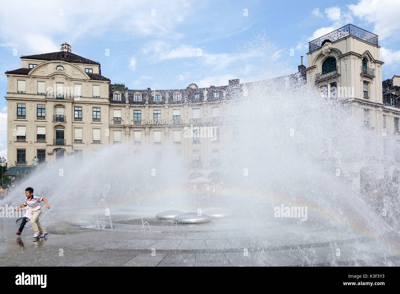 Well on the karlsplatz square hi-res stock photography and images - Alamy