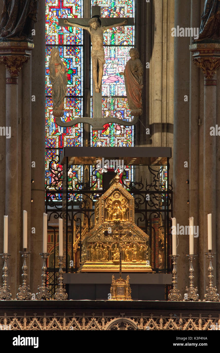 Cologne cathedral interior hi-res stock photography and images - Alamy