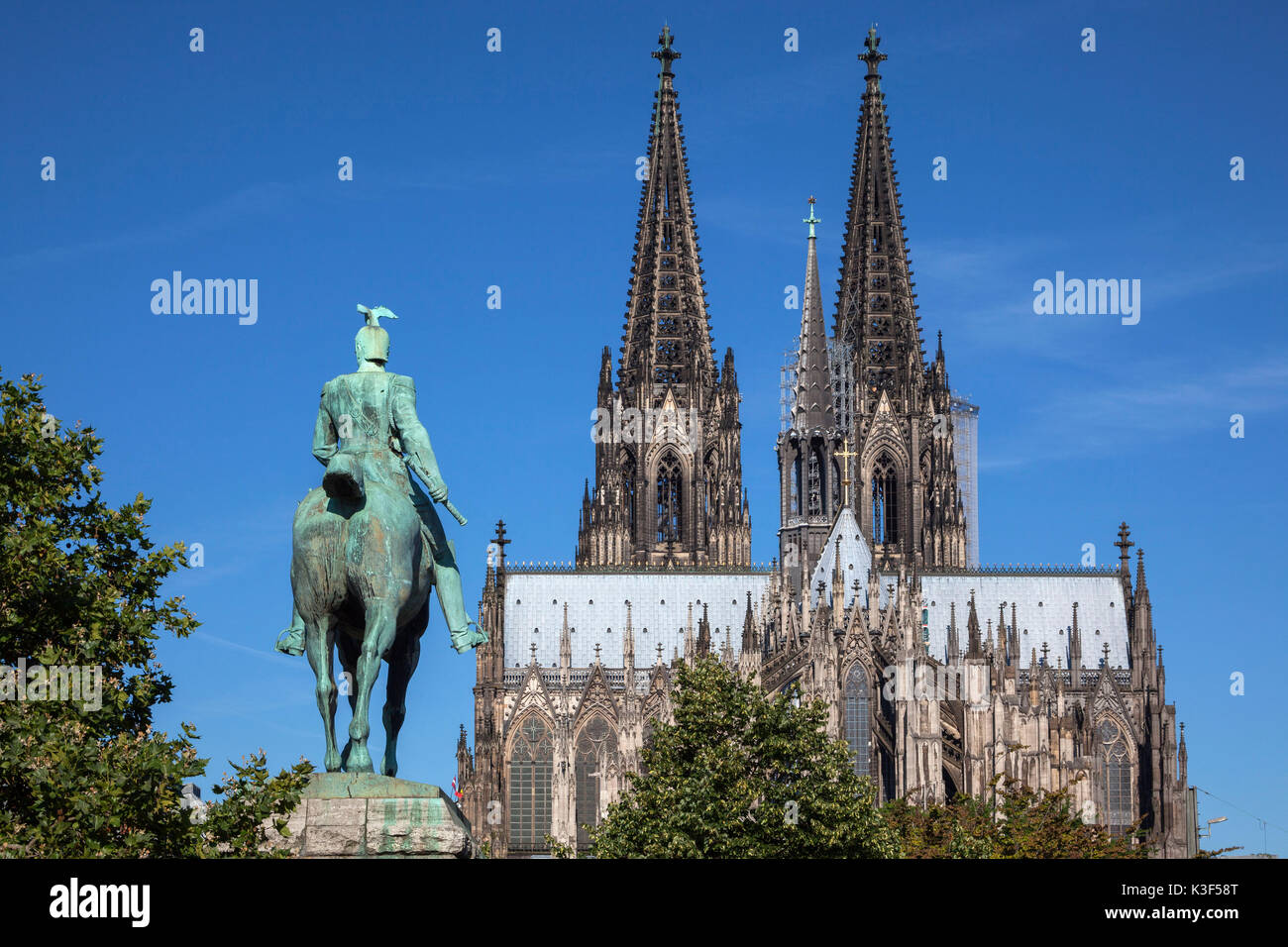 Equestrian statue of emperor Wilhelm II in front of Cologne Cathedral ...