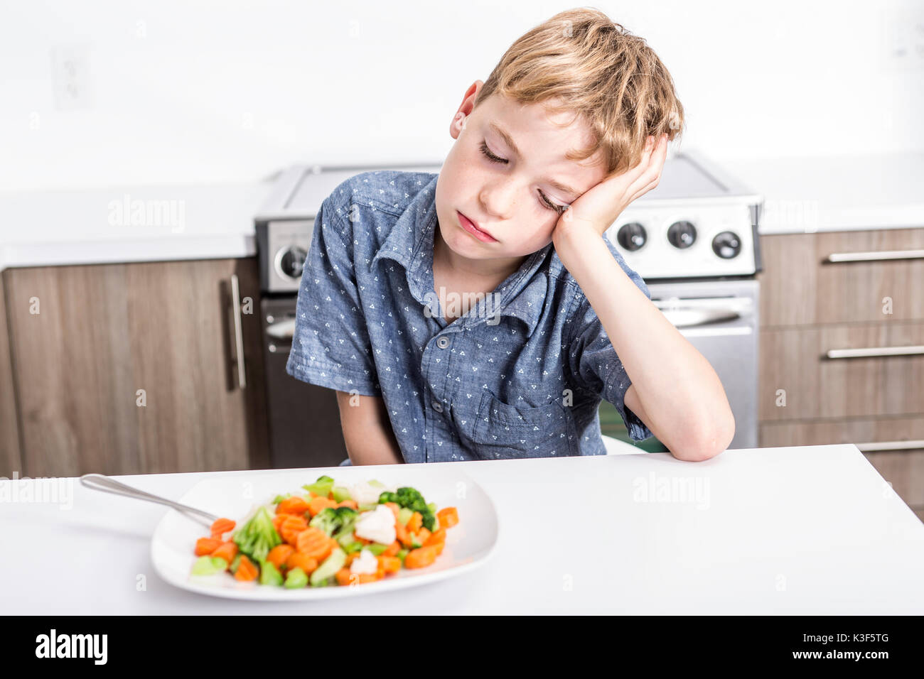 Boring expression hi-res stock photography and images - Alamy