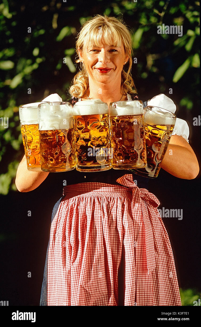 Waitress with beer hi-res stock photography and images - Alamy