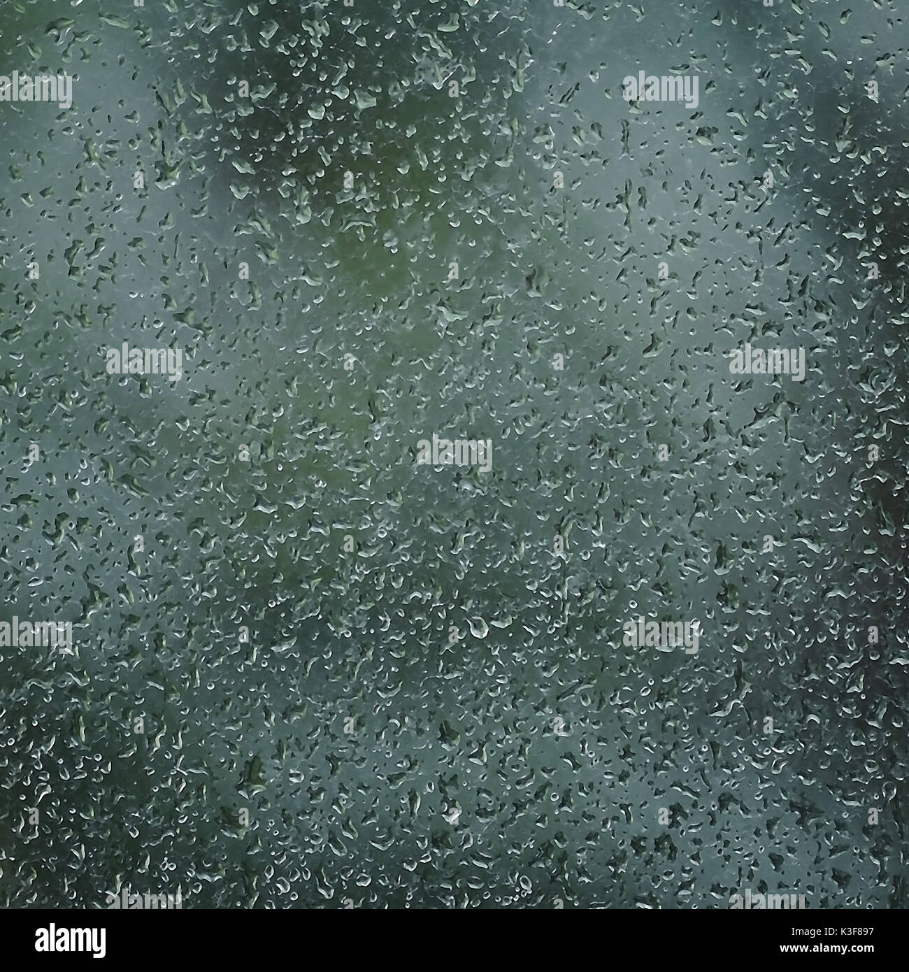 Vertical pattern of rain hi-res stock photography and images - Alamy