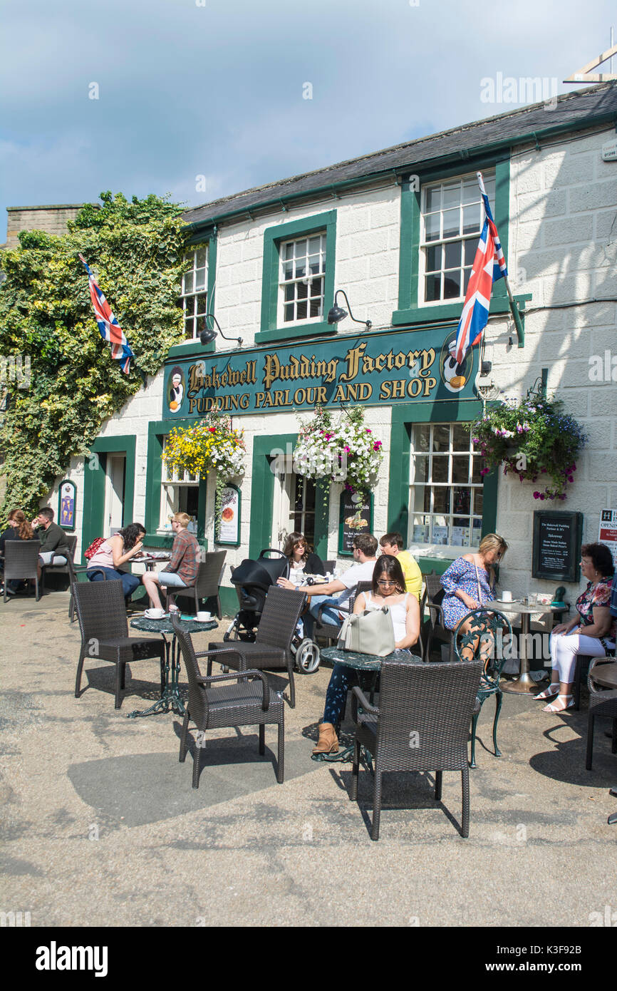 Bakewell pudding factory shop hi-res stock photography and images - Alamy
