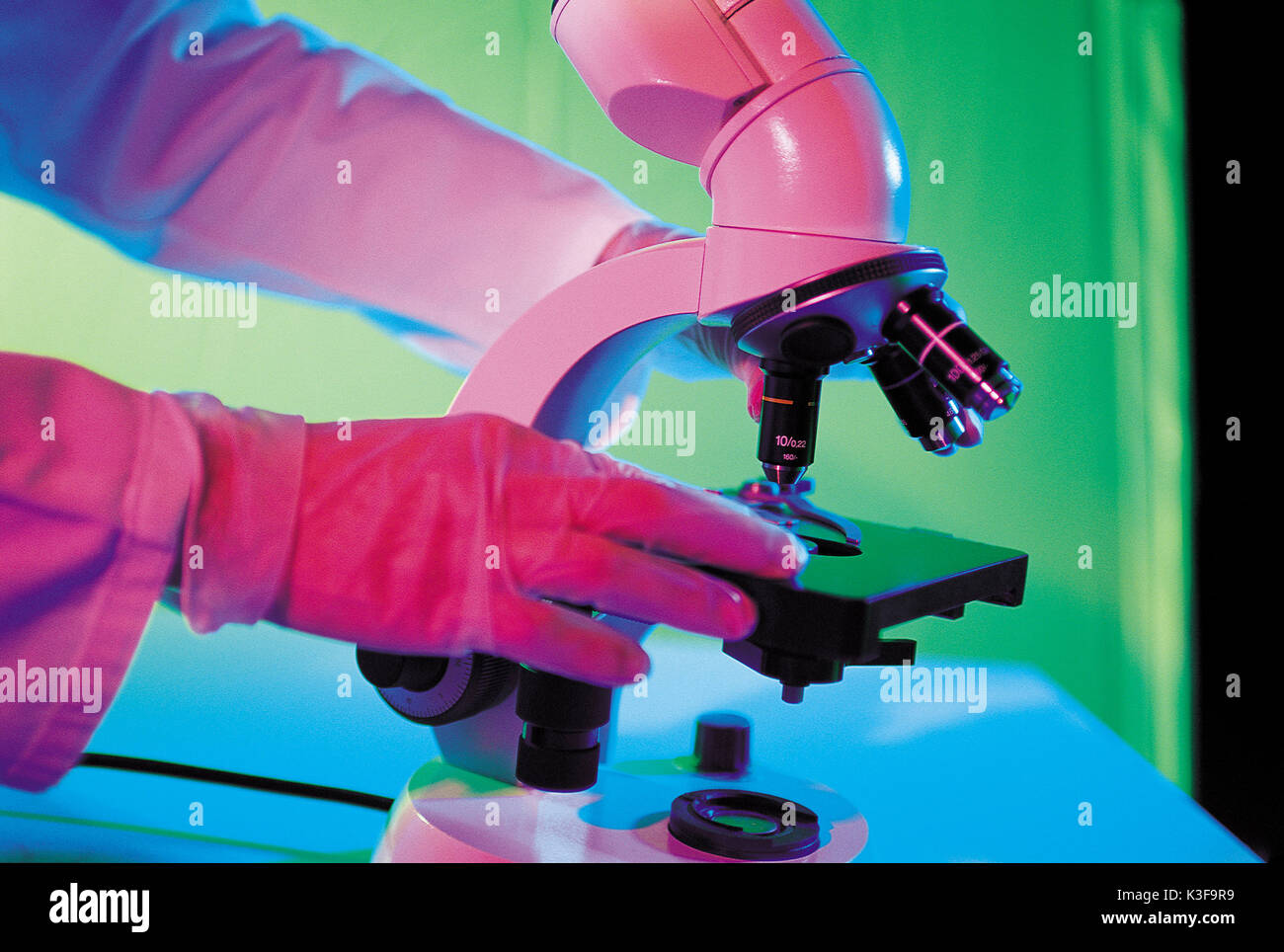 Under the microscope hi-res stock photography and images - Alamy