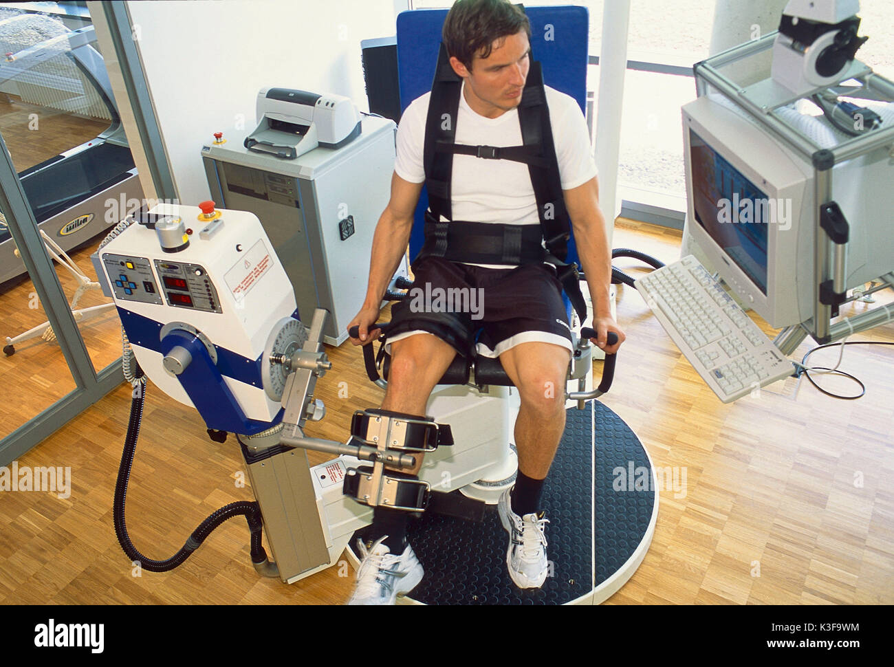 isokinetic weight training Stock Photo - Alamy