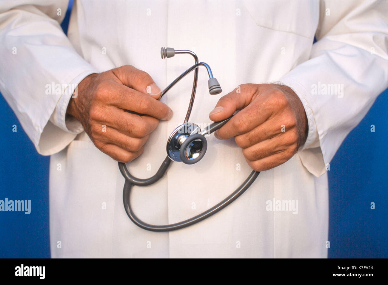 Doctor stethoscope hands hi-res stock photography and images - Alamy