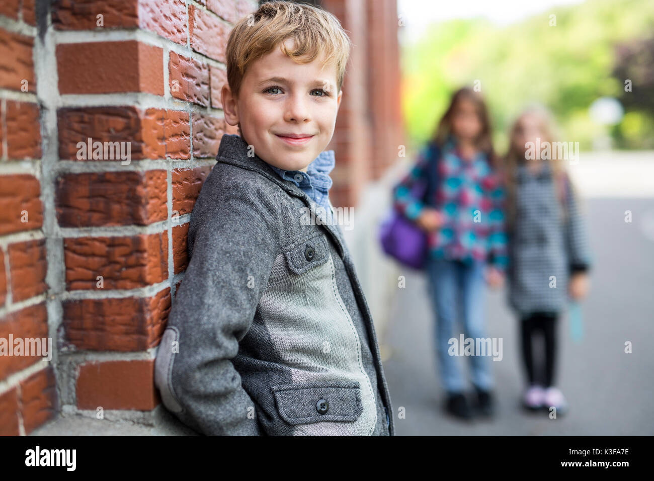 Group of primary Pupils Outside Classroom Stock Photo - Alamy