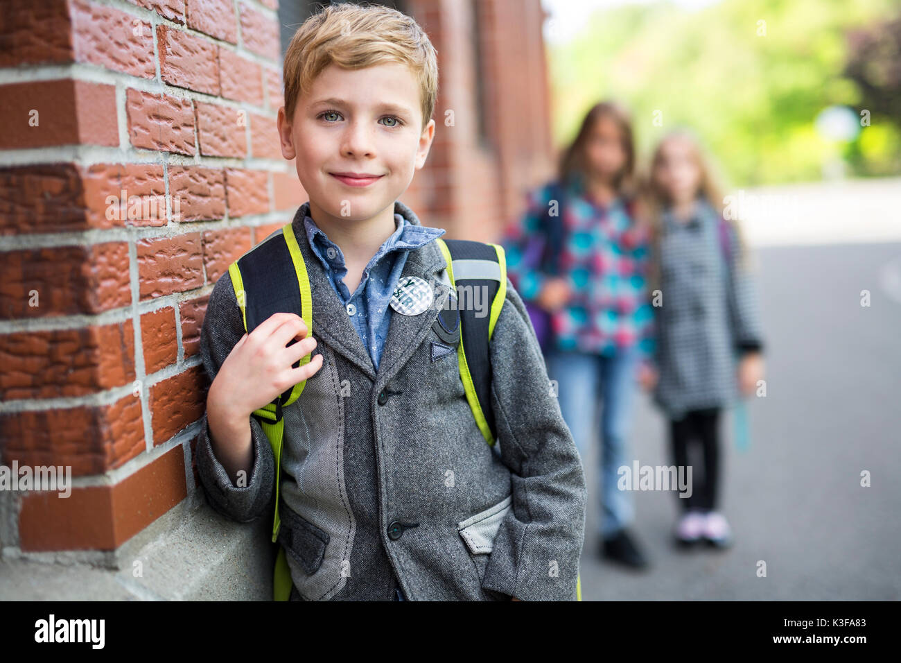 Group of primary Pupils Outside Classroom Stock Photo - Alamy