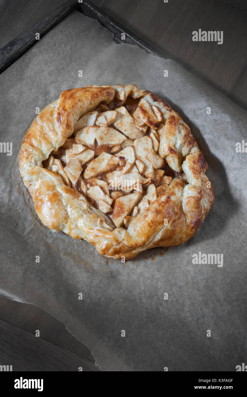 Round tart hi-res stock photography and images - Alamy