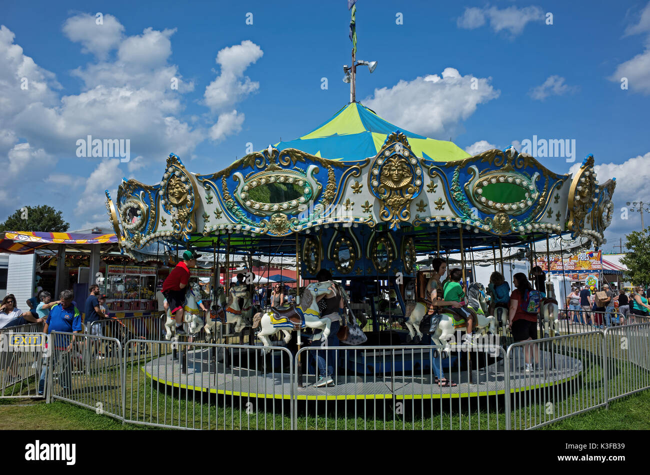 Dogs at the carnival hi-res stock photography and images - Alamy