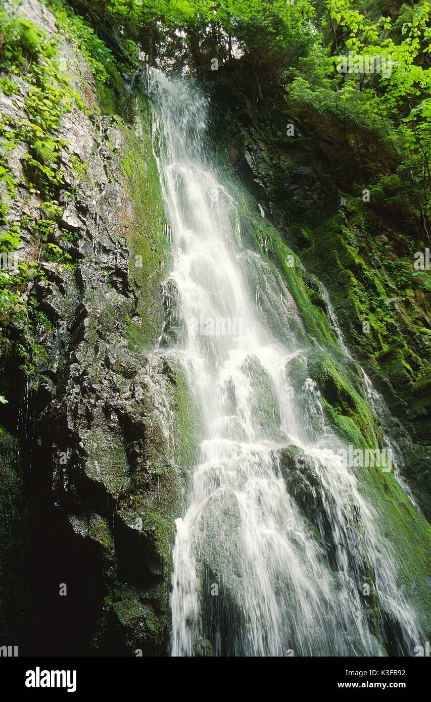 Waterfall bath hi-res stock photography and images - Alamy