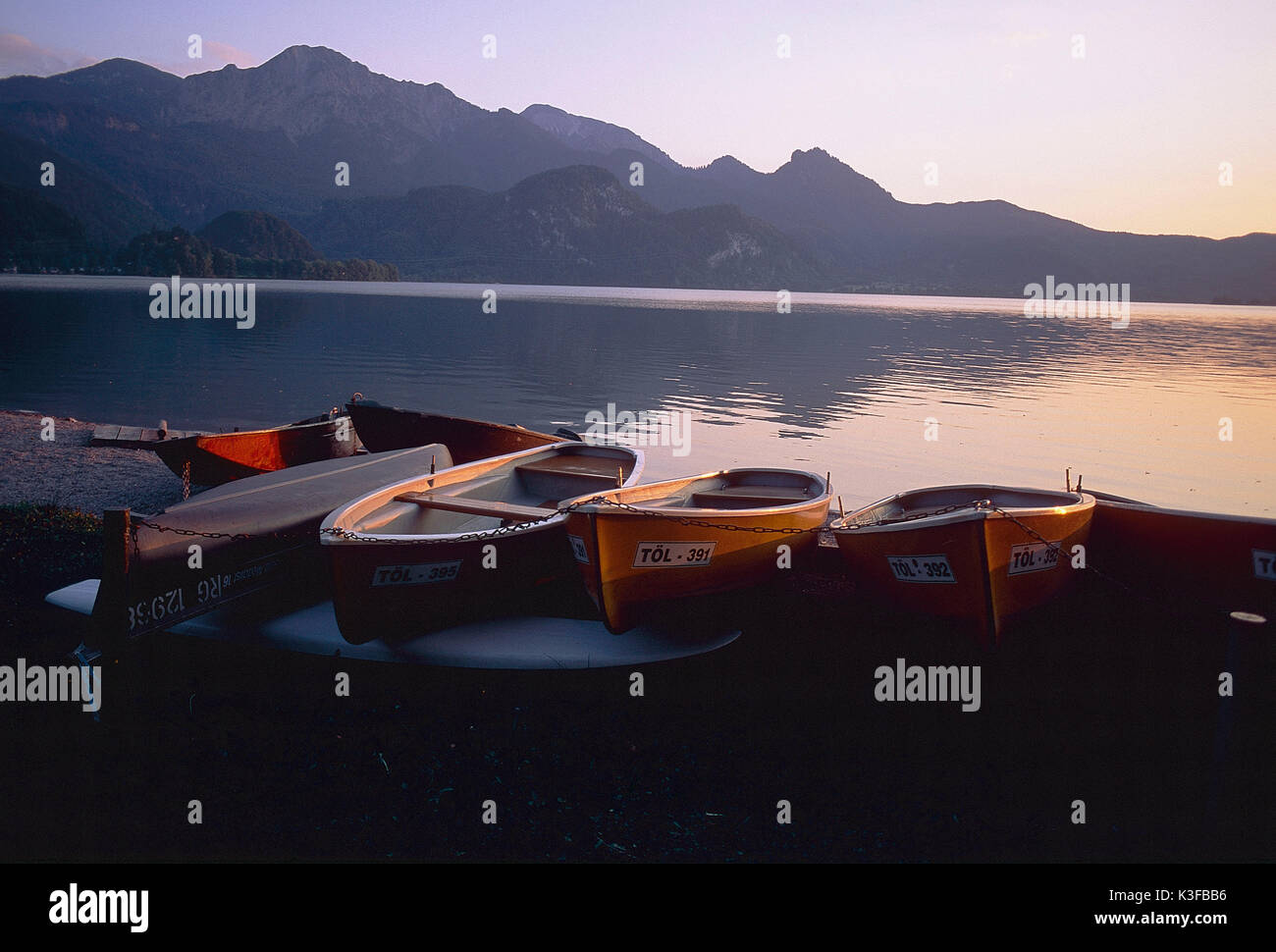 Rowboats hi-res stock photography and images - Alamy