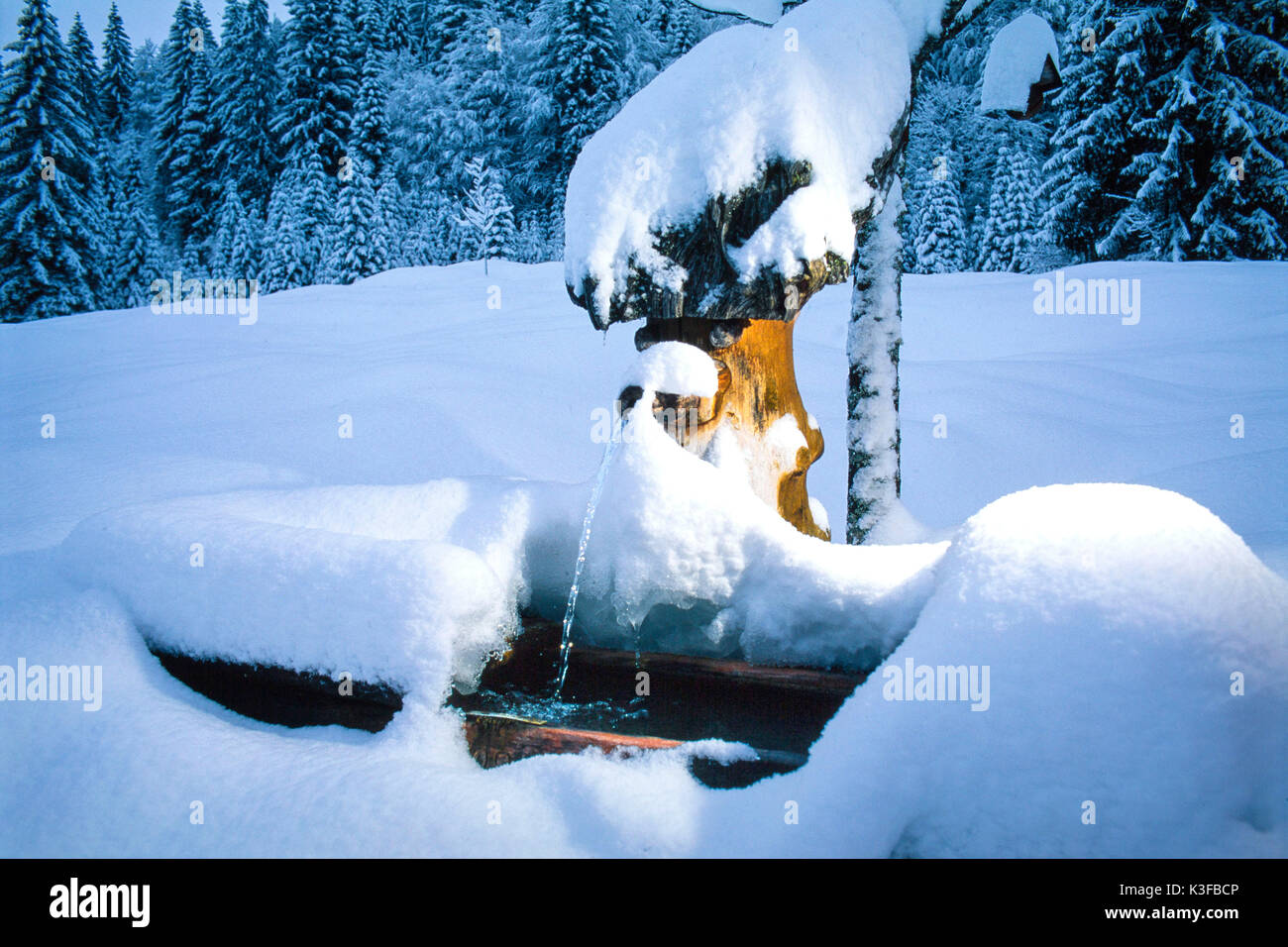 Well scenery hi-res stock photography and images - Alamy