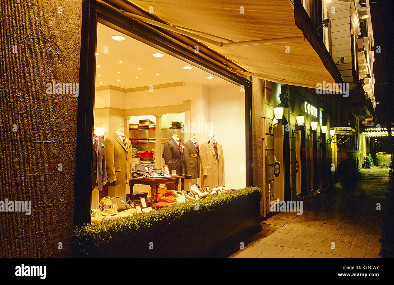 Shop window light hi-res stock photography and images - Alamy