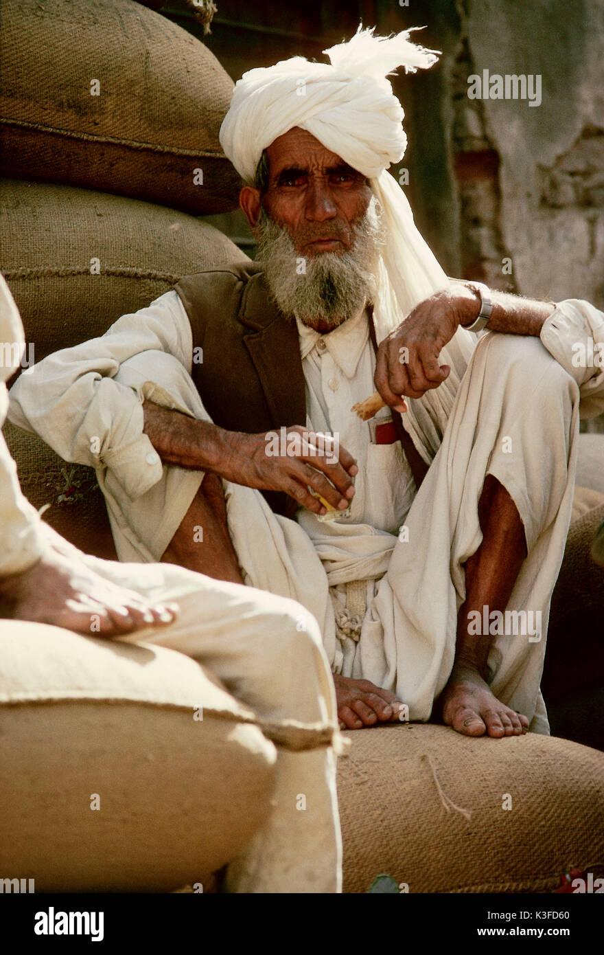 Afghan hi-res stock photography and images - Alamy