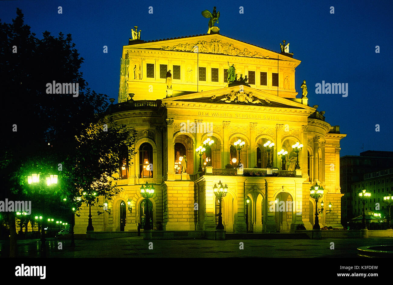 Opera outdoors hi-res stock photography and images - Alamy