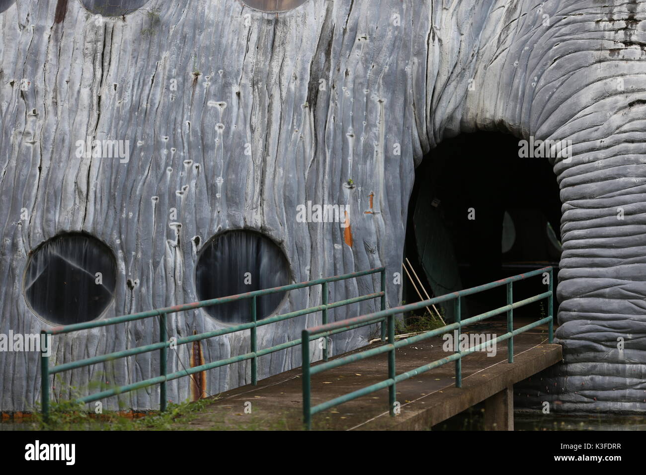 Flooded dinosaur hi-res stock photography and images - Alamy