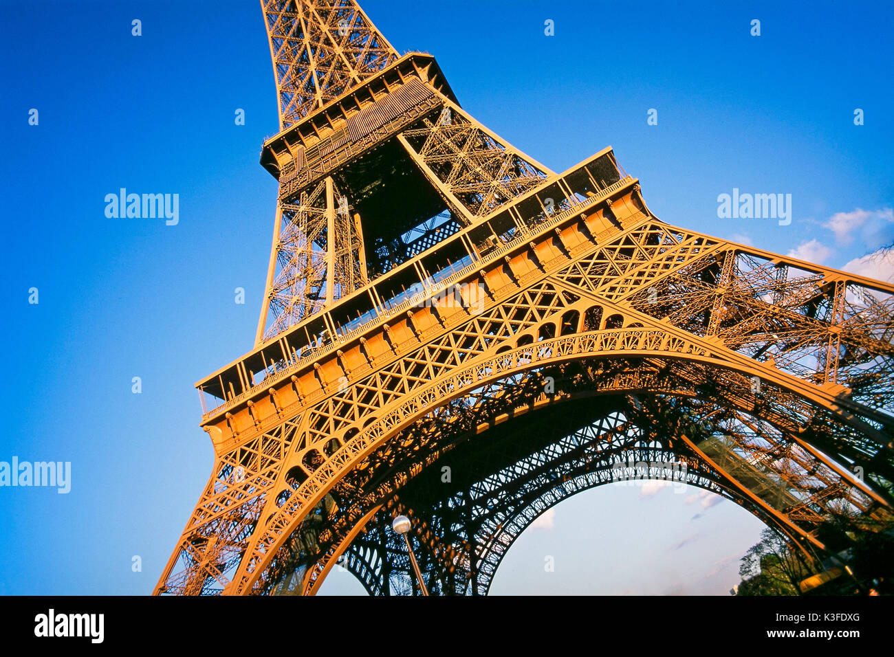 View below eiffel tower hi-res stock photography and images - Alamy