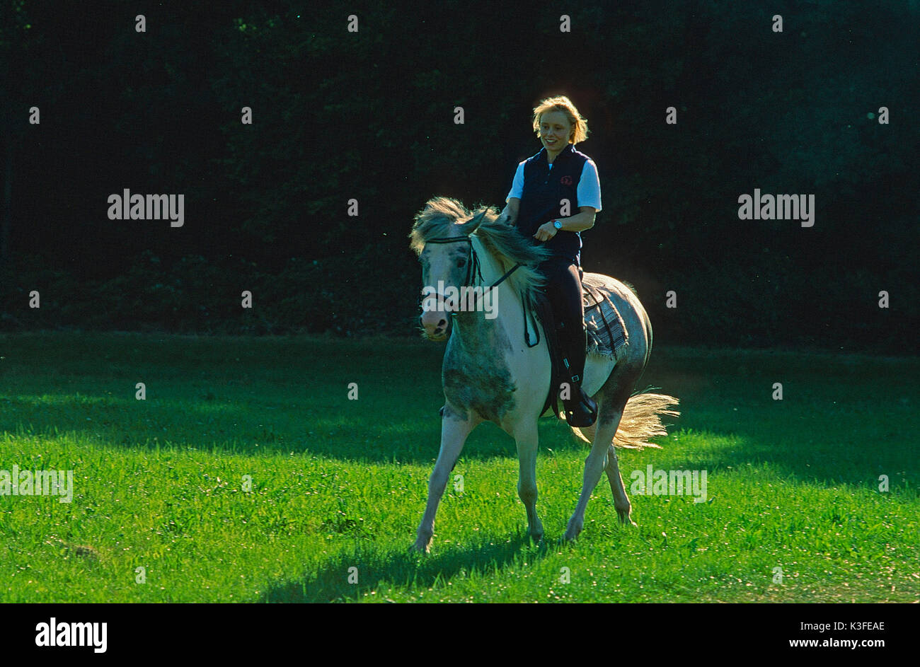 Woman out with horse hi-res stock photography and images - Alamy