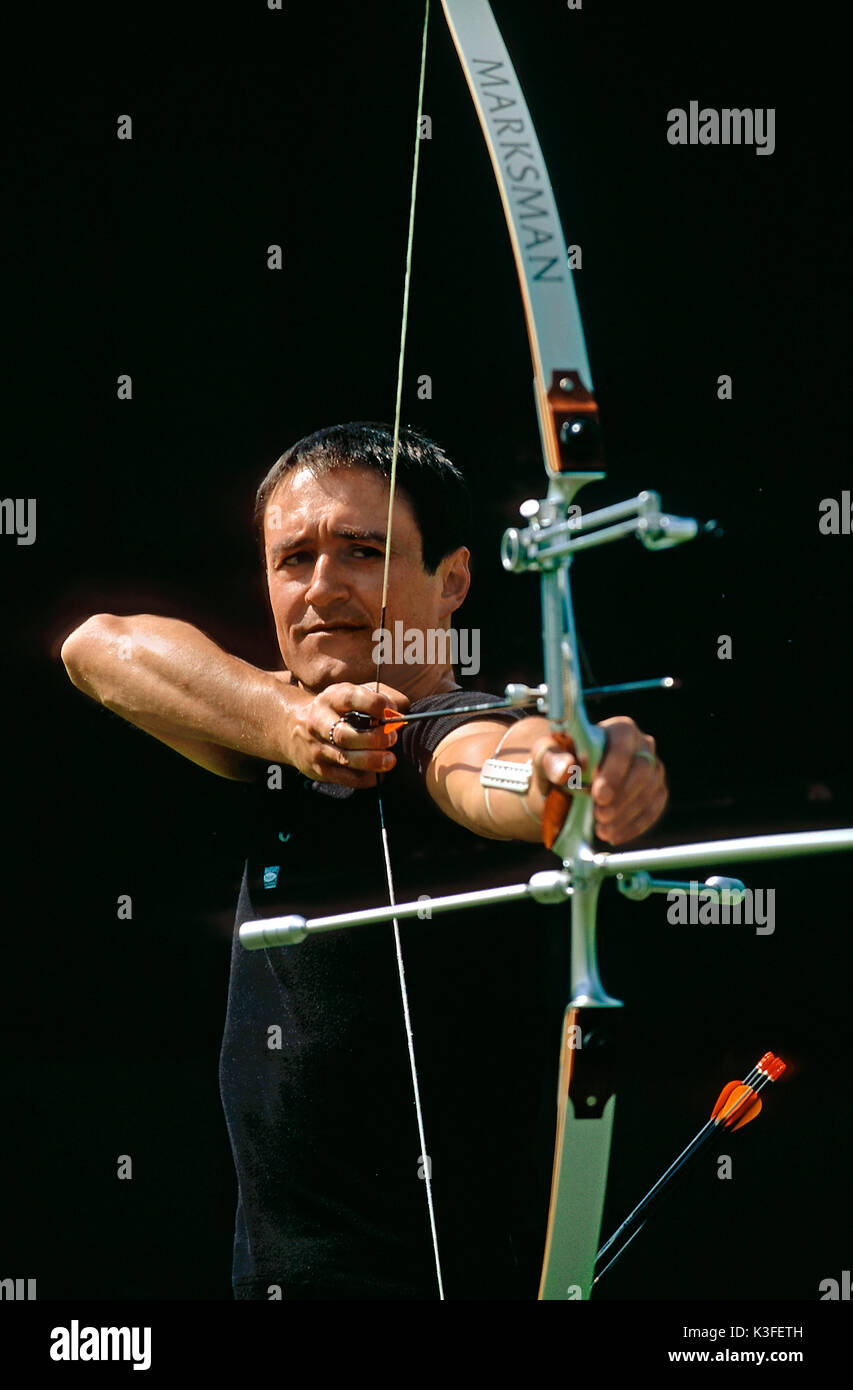 Archer from the front hi-res stock photography and images - Alamy