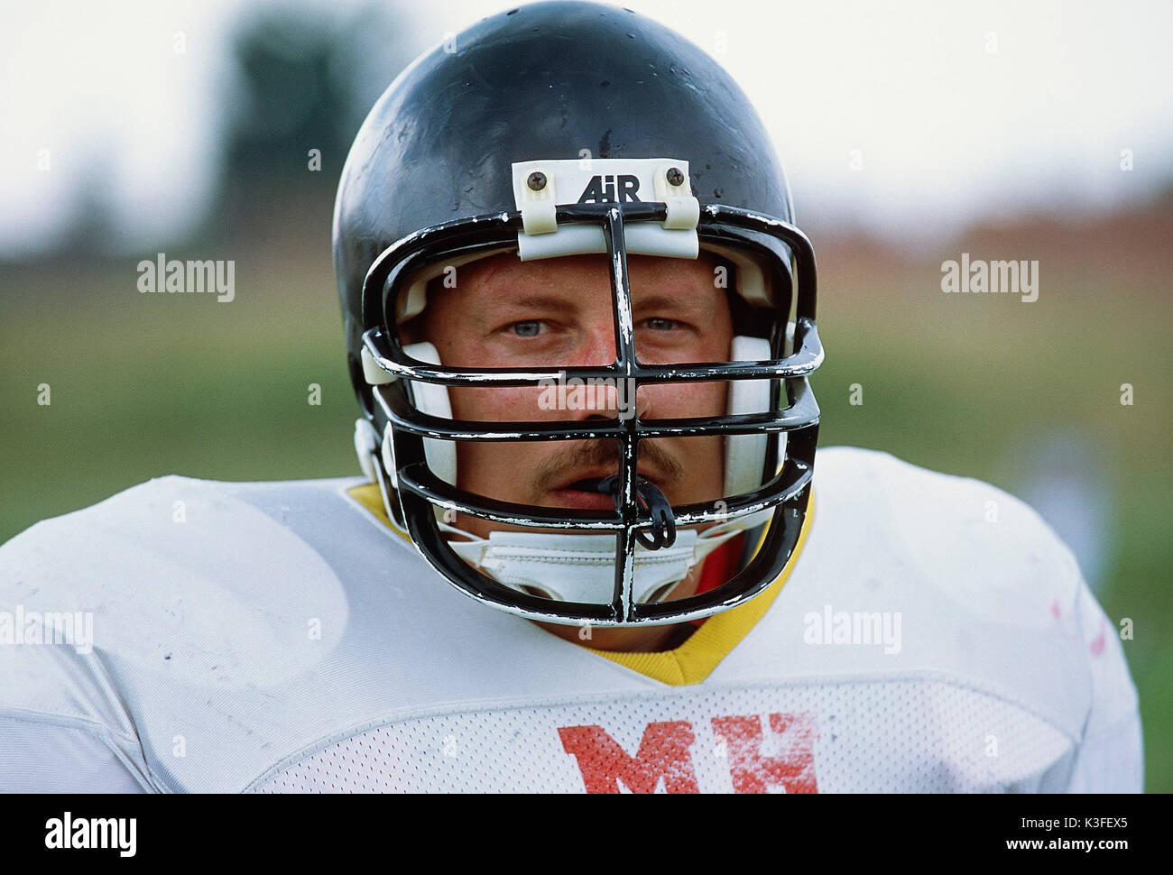 Helmet football player head hi-res stock photography and images - Alamy