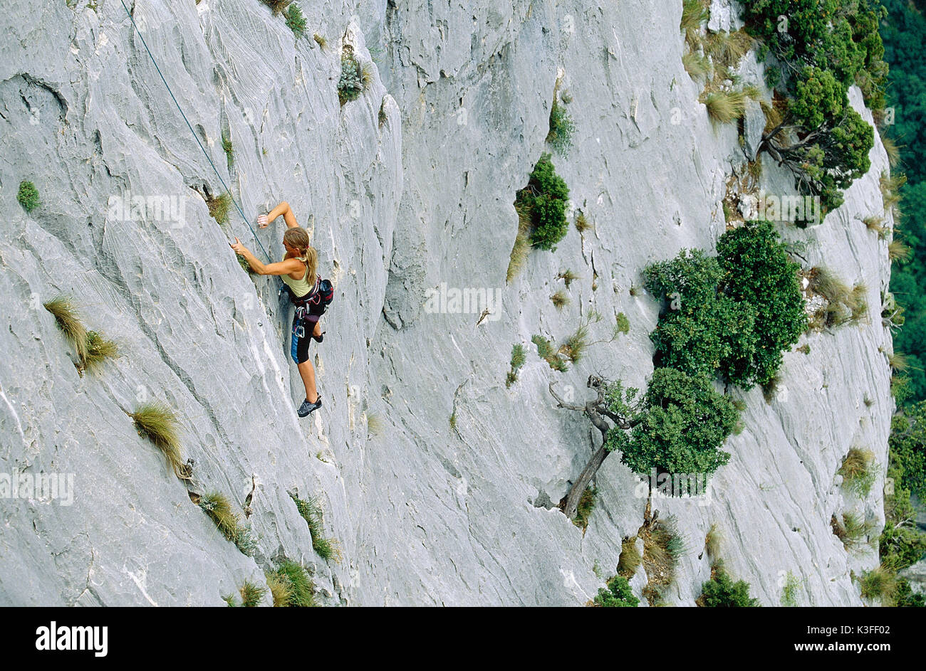 Women in trouble hi-res stock photography and images - Alamy