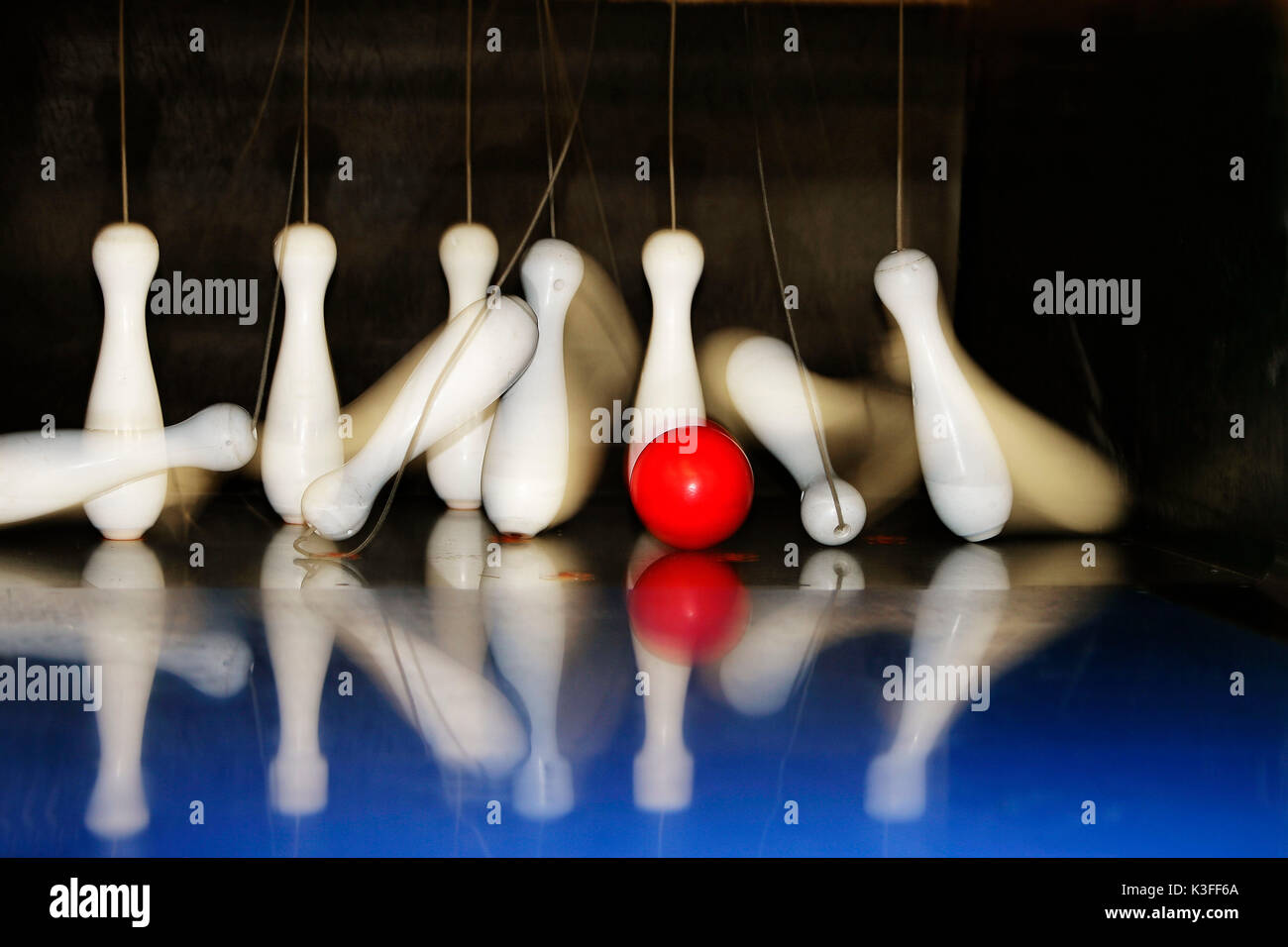 Falling dynamics hi-res stock photography and images - Alamy