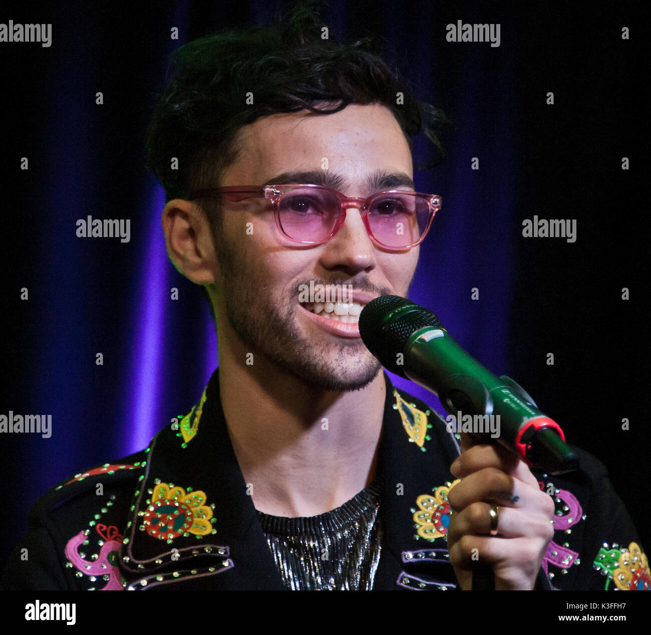 Pop singer songwriter model hi-res stock photography and images - Alamy