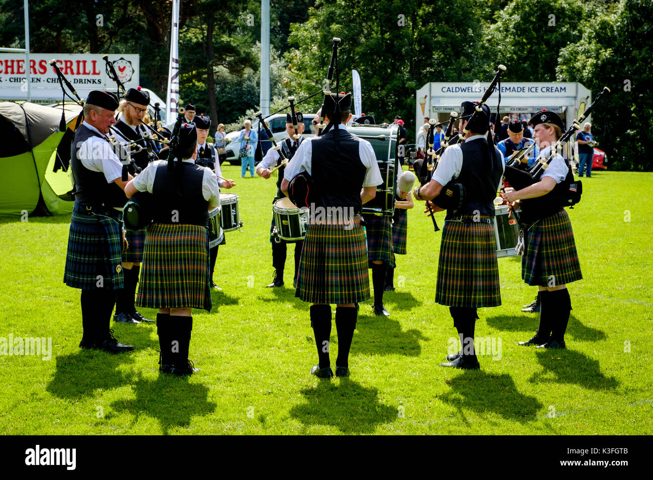 Kilts making hi-res stock photography and images - Alamy