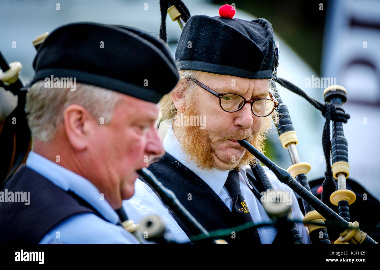 Piping in the haggis hi-res stock photography and images - Alamy