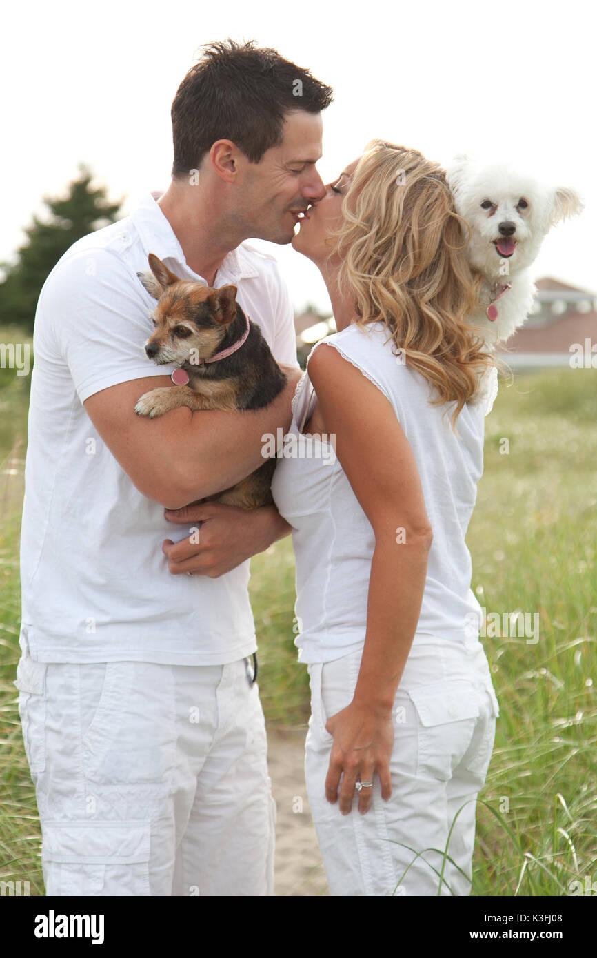 Kissing two dogs hi-res stock photography and images - Alamy