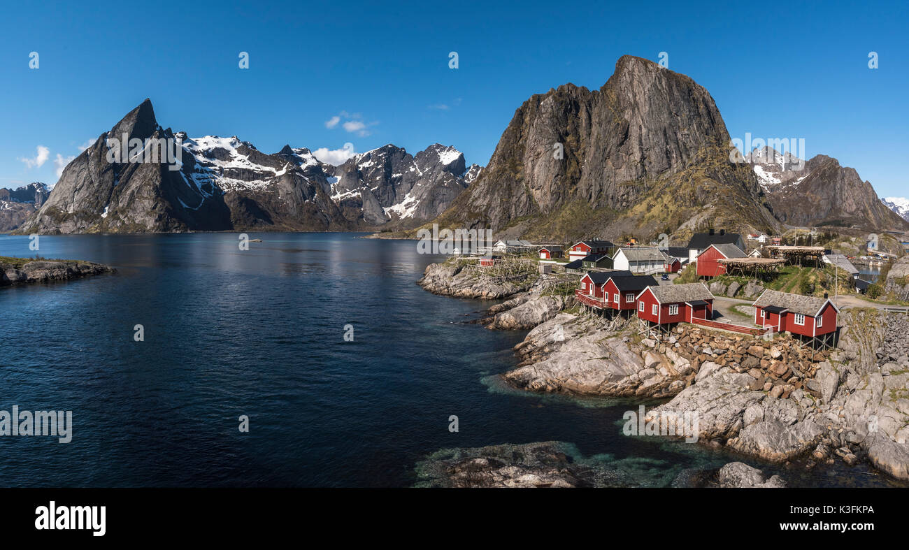 Beautiful and iconic hamnoy village hi-res stock photography and images ...