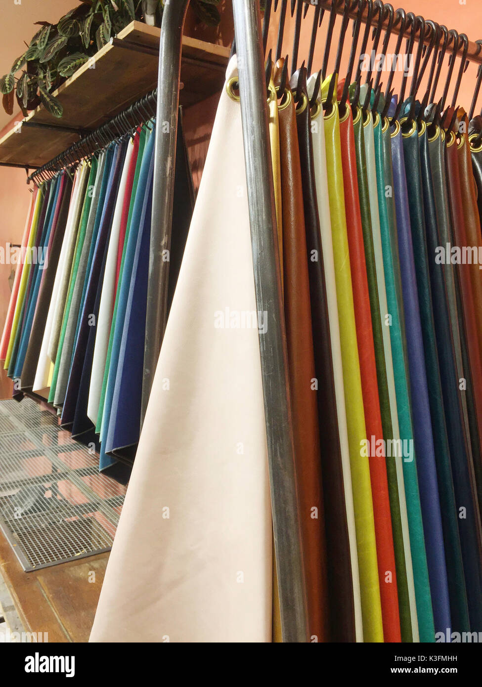 Hanging colors hi-res stock photography and images - Alamy